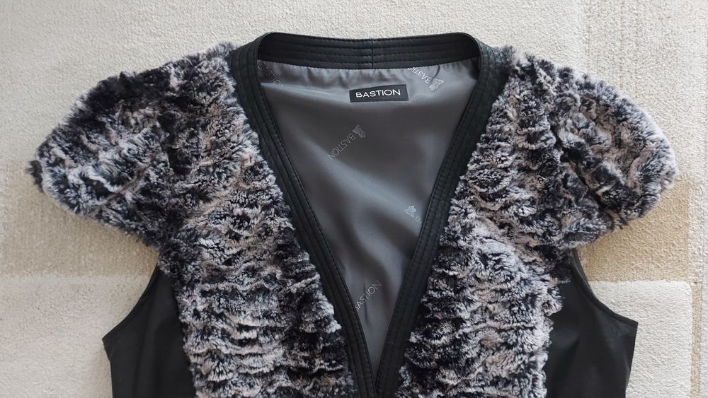 Webpelzgilet / Weste "Bastion Collection" Gr. 42 (Neu (gemäss ...