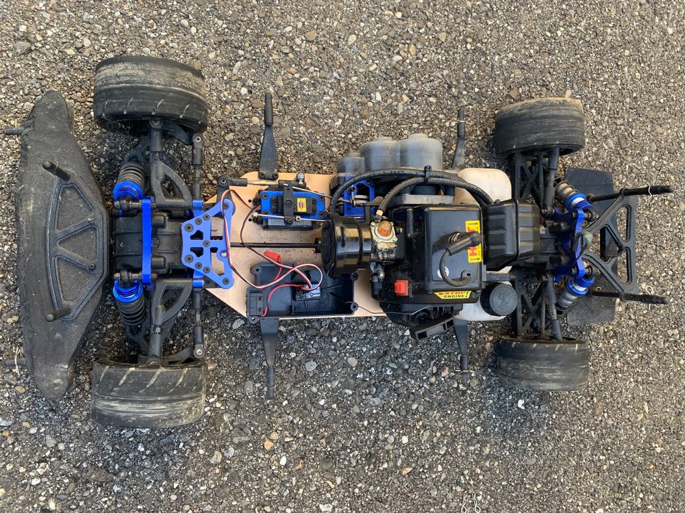 Auto Ferngesteuert Benziner RC (Gebraucht) in Horriwil für CHF 363 – nur Abholung auf Ricardo kaufen