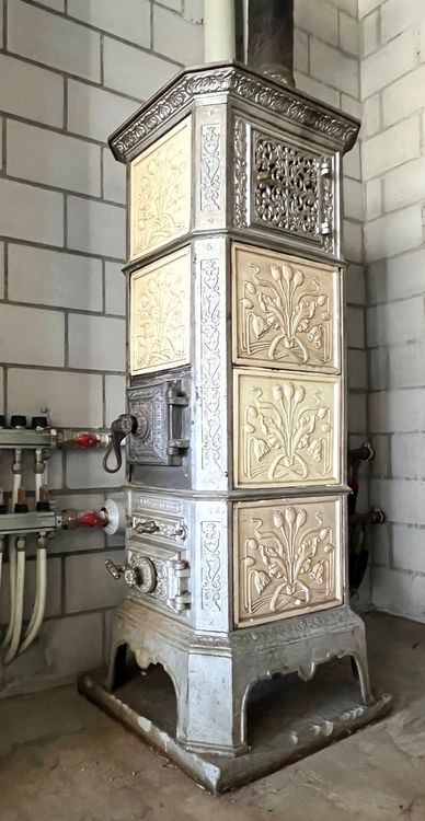 KACHELOFEN mit RELIEFKACHELN von OFENFABRIK SURSEE (Schweiz) (Gebraucht ...