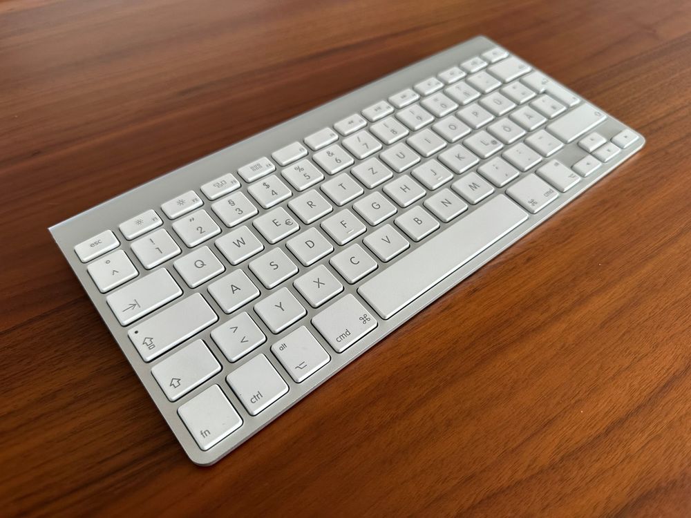 Apple Magic Keyboard (A1314, Bluetooth Wireless) (Gebraucht) in ...