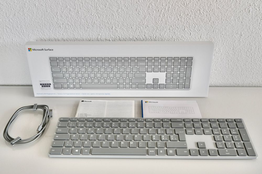 Microsoft Surface Keyboard mit Fingerprint ID (Gebraucht) in Olten für ...