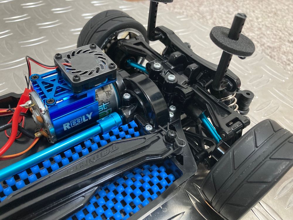 Tamiya TT-02 Chassis & Karosserie «Race Corvette Rot» NEU! (Neu (gemäss ...