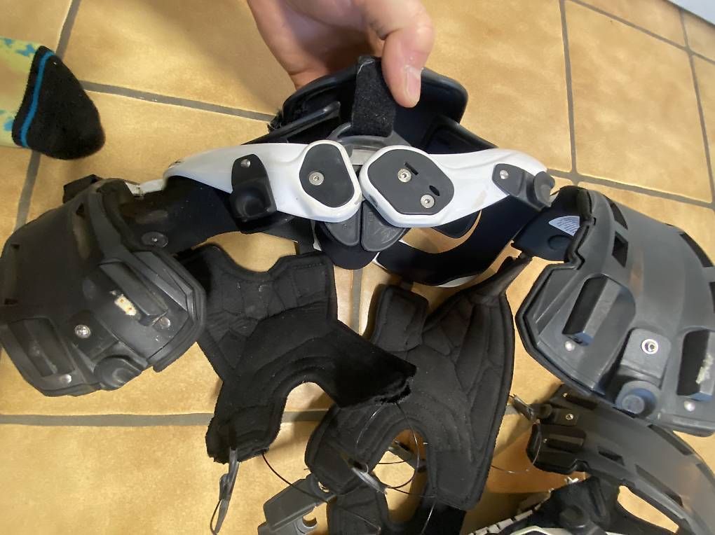 Knie-Orthese Astrix (Gebraucht) in Villnachern für CHF 60 – nur ...