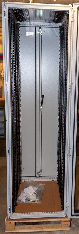 Rittal TS IT - 19" Rack (Gebraucht) in Ibach für CHF 250 – nur Abholung ...