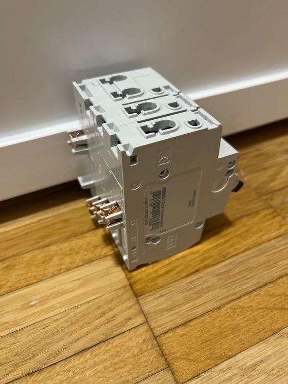 4 Pol FI/LS 16A von ABB. Swissline (Gebraucht) in bern für CHF 40 – mit ...