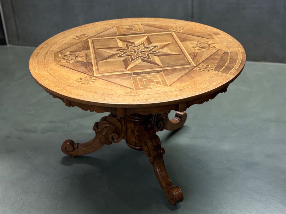 Runder Salontisch mit Intarsien (Gebraucht) in Zumikon für CHF 25 – nur Abholung auf Ricardo kaufen