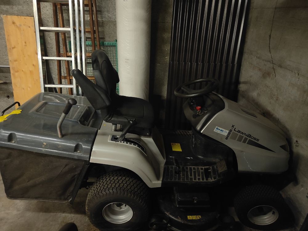 Lawnboss Aufsitzmäher (Gebraucht) in Hünibach für CHF 800 – nur Abholung auf Ricardo kaufen