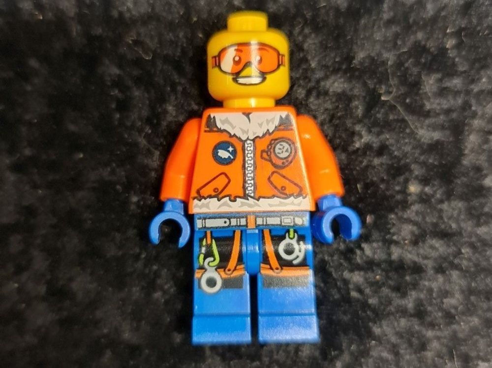 Lego Minifigur Arctic Explorer, Male with red Goggles | Kaufen auf Ricardo