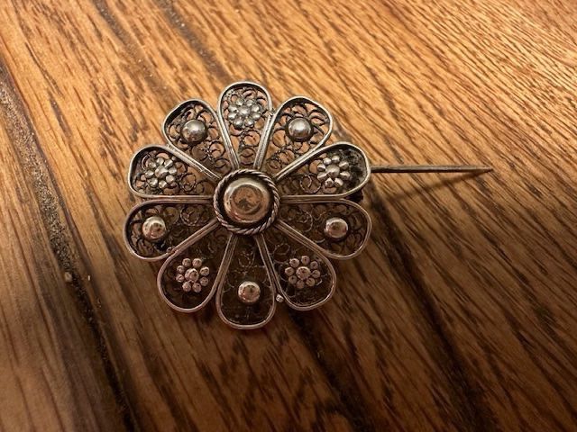 Tracht, Trachtenschmuck, Berner Tracht, Silber (Gebraucht) in Hindelbank für CHF 40 – mit ...