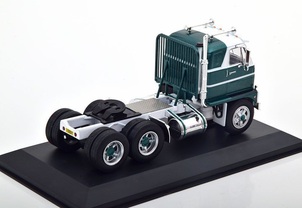 International Harvester DCOF-405 LKW Zugmachine 1959 grün | Kaufen auf ...