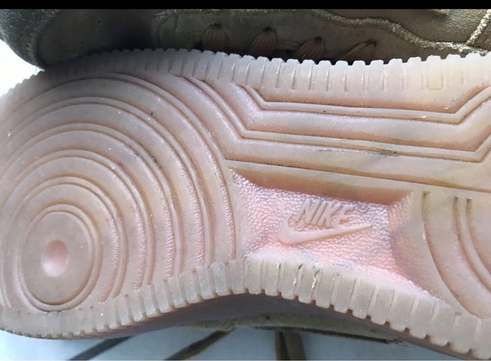 Sneakers Nike Air , beige Gr.36 (Gebraucht) in Morschach für CHF 12 ...