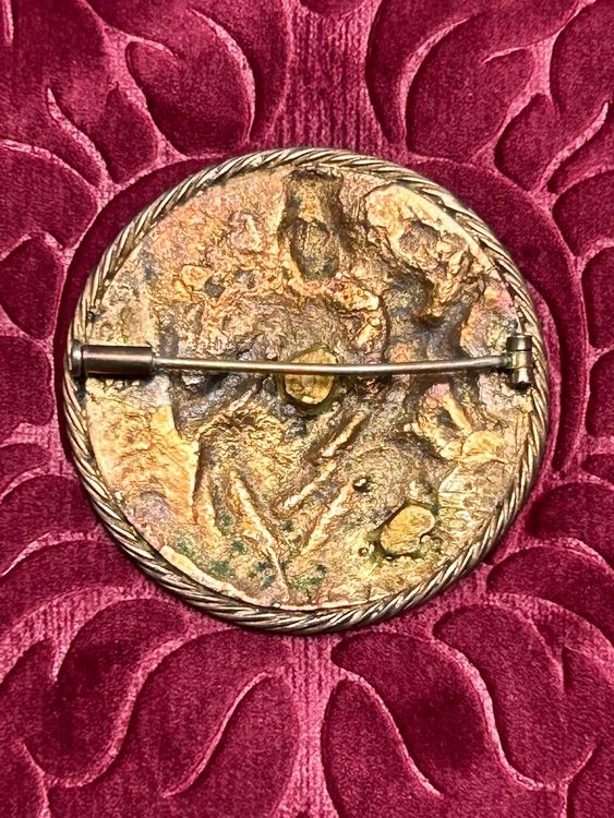 antike Brosche mit der Gottesmutter Maria | Kaufen auf Ricardo