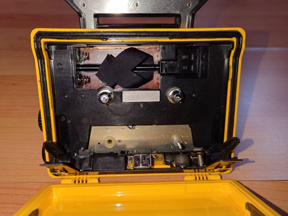 SONY WALKMAN WM-F5 SPORTS von 1983. Mit FM Radio. Rarität. (Gebraucht ...