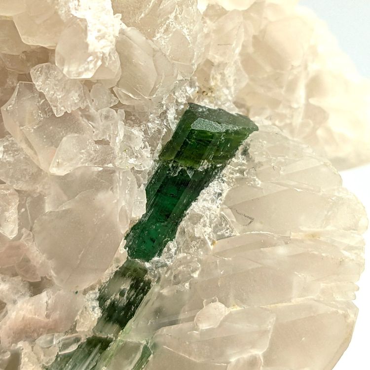SEGMENTED ELBAITE, GREEN TOURMALINE on QUARTZ (Neu (gemäss Beschreibung)) in Balerna für CHF 75 ...