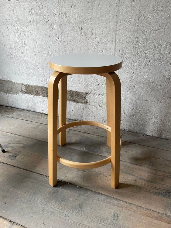 Hocker von Artek, Bar Stool 64, Alvar Aalto (Gebraucht) in Zürich für CHF 215 – nur Abholung auf ...