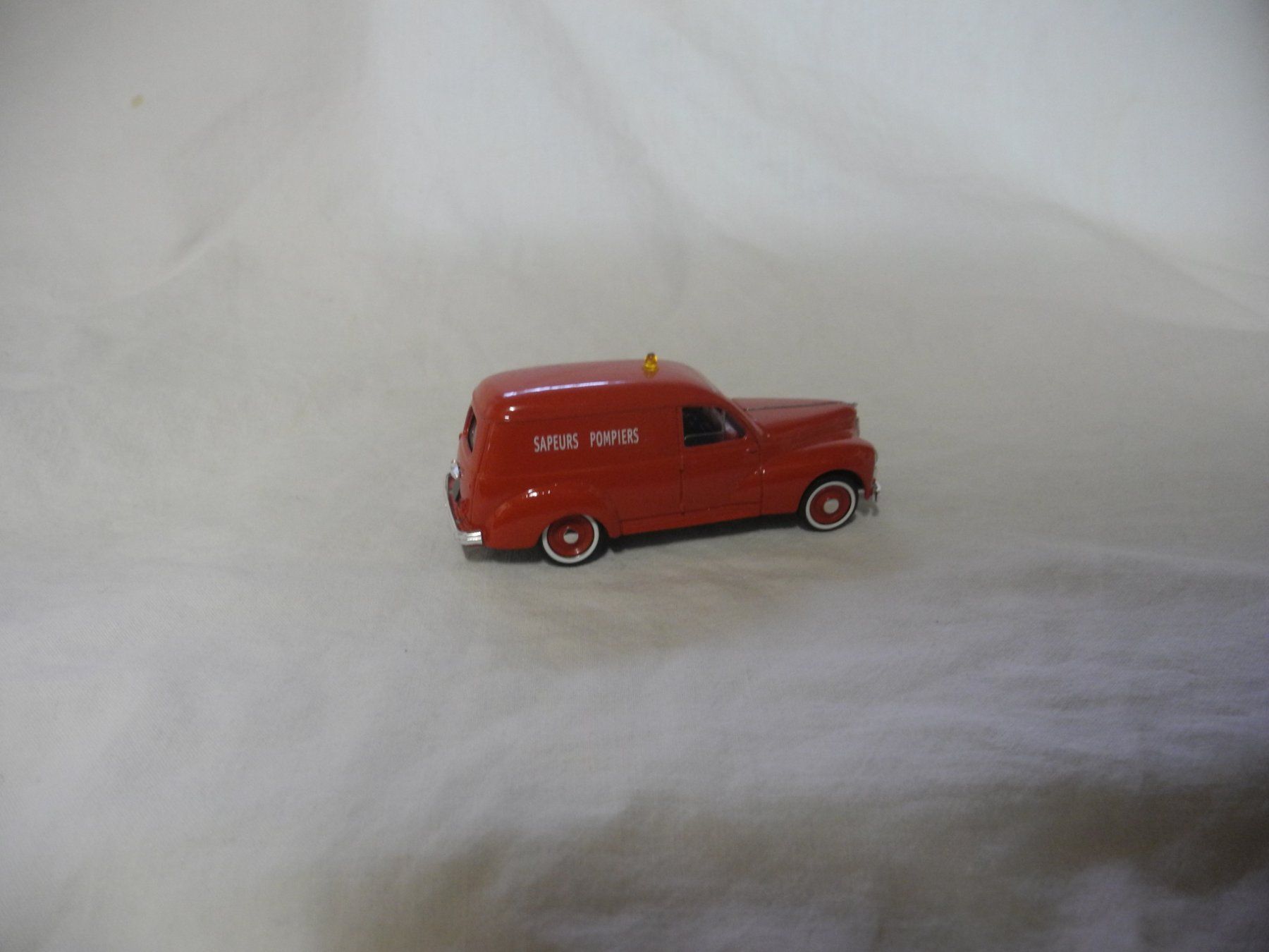 SOLIDO NR. 76 PEUGEOT 203 1:43 SAPEURS POMPIERS FEUERWEHR (Neu (gemäss ...