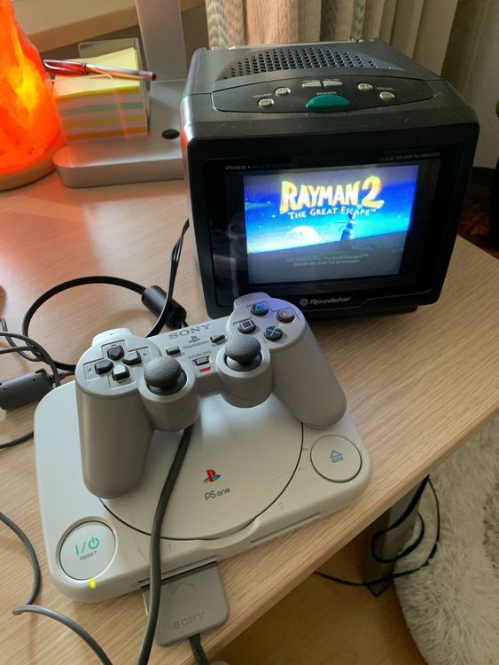 PS one slim mit Roadstar CTV 5512 | Kaufen auf Ricardo