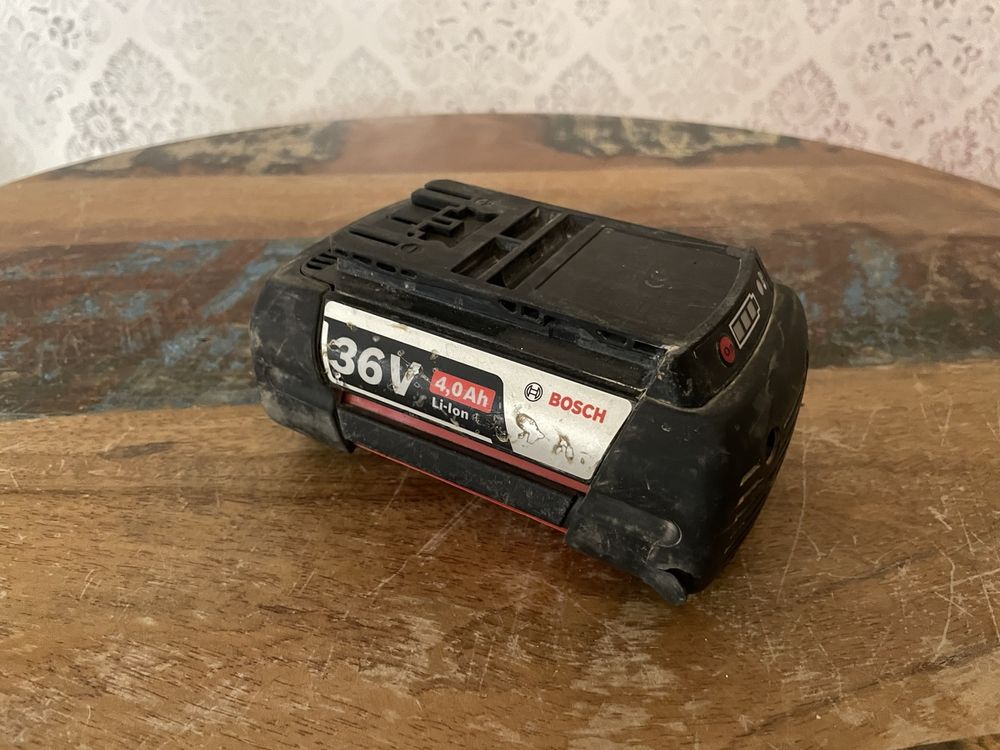 Bosch 36 V/4,0 Ah Lithium Ionen Akku (Gebraucht) in Erlinsbach SO für ...