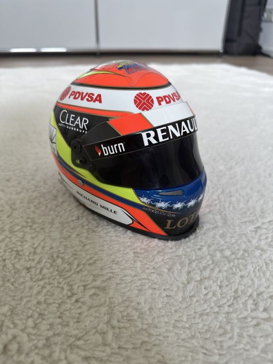 F1 Pastor Maldonado Mini Helm (Gebraucht) in Grossaffoltern für CHF 25 ...