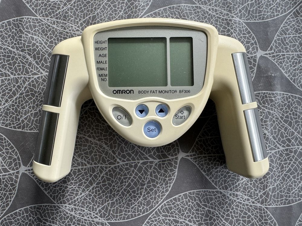 Omron Body FAT Monitor (Gebraucht) in Zug für CHF 12 – mit Lieferung ...