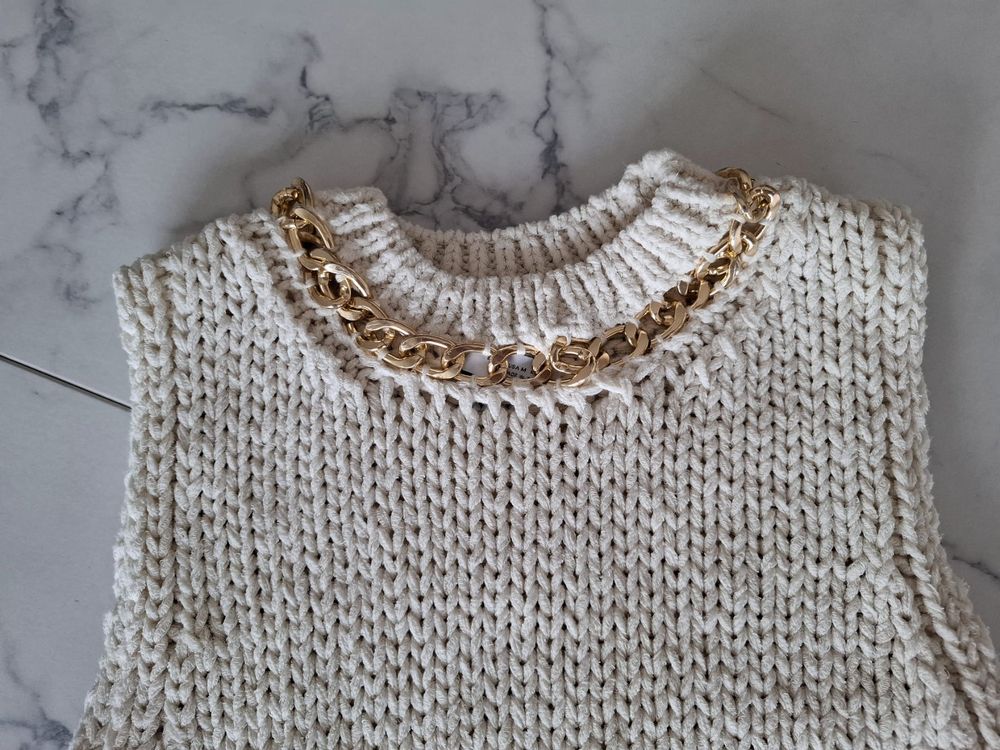 Top Zara, grob gestrickt mit goldener Kette, Gr. M (Gebraucht) in ...