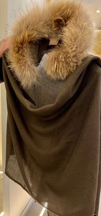 Schal mit Kapuze und Fell | Kaufen auf Ricardo