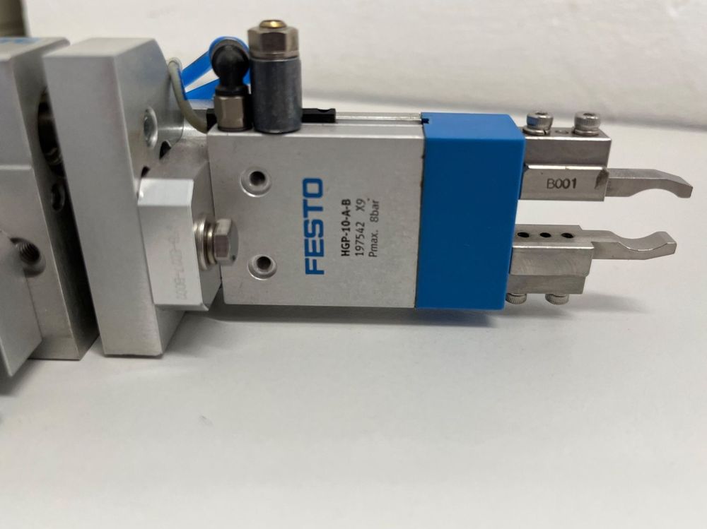 Festo 2 Linearzylinder und 1 Greifer mit Endschaltern | Kaufen auf Ricardo