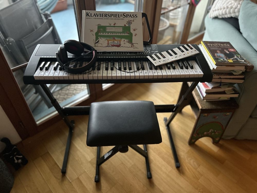 Keyboard/ E-Piano Set f. Kinder - Top Zustand!🎶🎹🎧🎵 (51) (Gebraucht) in ...