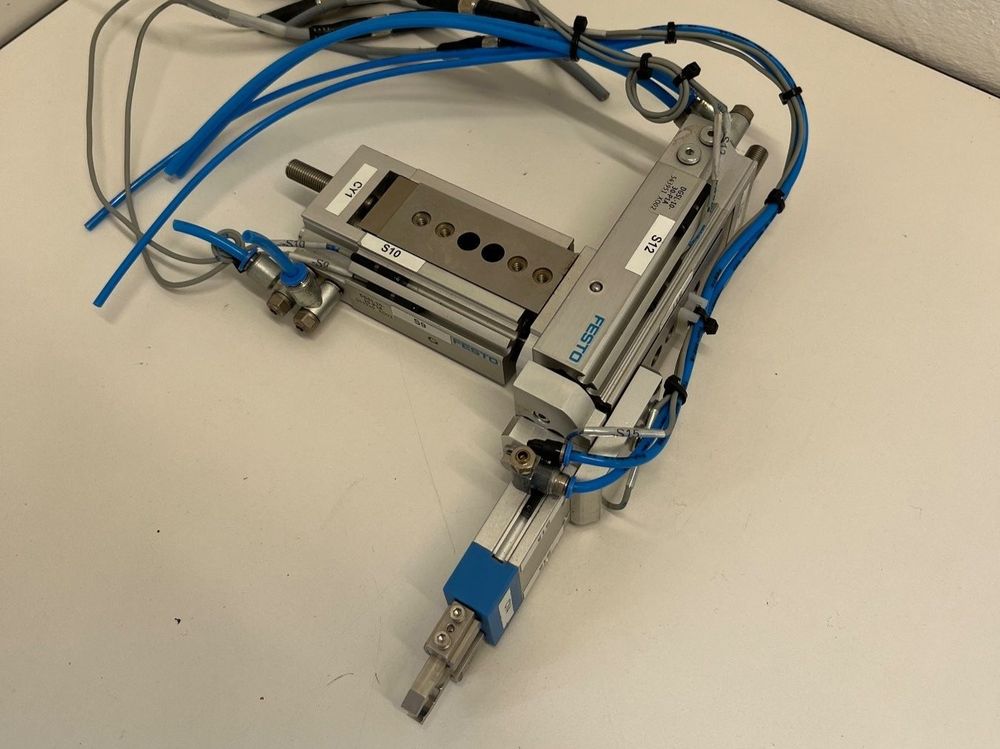 Festo 2 Linearzylinder und 1 Greifer mit Endschaltern | Kaufen auf Ricardo