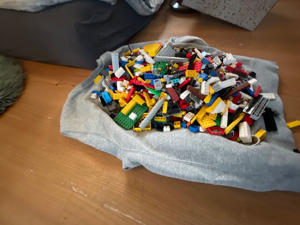 BUNTE LEGOSTEINE 2KG (auch Figuren) (Gebraucht) in Bern für CHF 26 ...