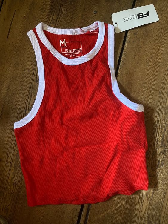 Croptop rot weiss (Gebraucht) in Arbon für CHF 4.5 – mit Lieferung auf ...