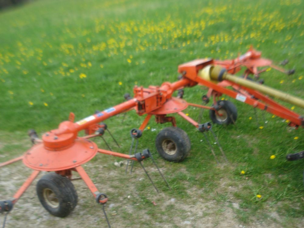 Kreiselheuer Kuhn GF 5001 T gezogen (Gebraucht) in St. Peterzell für ...