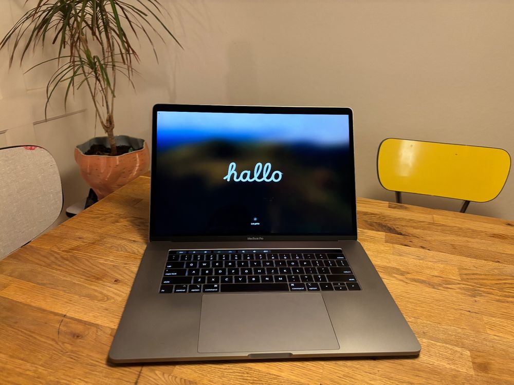 MacBook Pro 2019 15" i9 32gb RAM 1TB SSD (Gebraucht) in Zürich für CHF ...