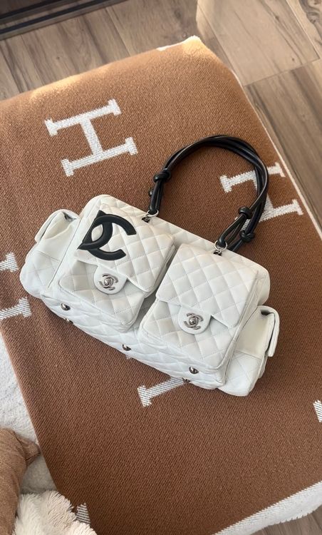 Chanel Cambon Reporter White Leather Shoulder bag (Gebraucht) in ...