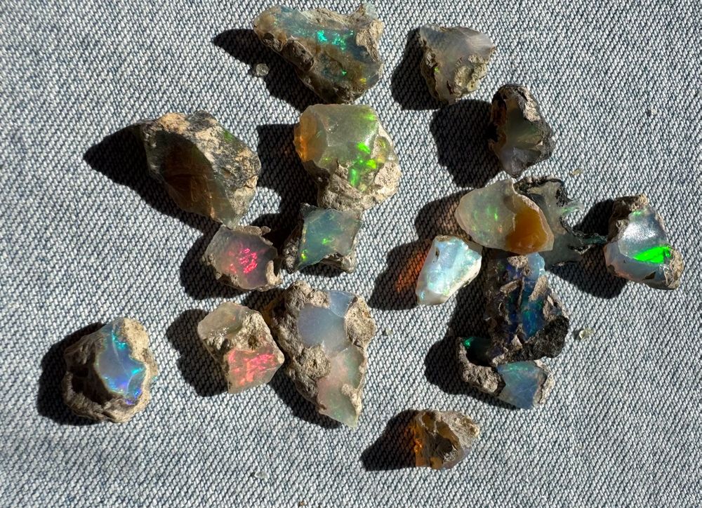 Opale aus Welo Mine Aethiopen - BEAUTY Splitter roh Opal | Kaufen auf ...