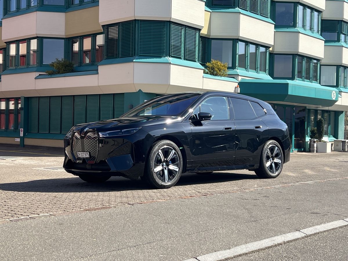 LEASING ÜBERNAHME BMW iX xDrive50. 23’500Km. Leas. Mt. 745.- (Gebraucht ...