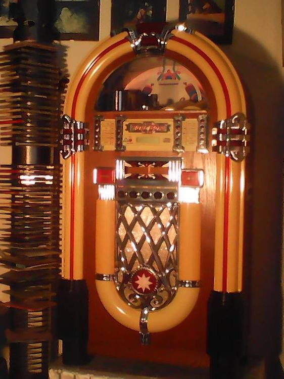 Baby JUKEBOX 1946 (Gebraucht) in Wünnewil für CHF 390 – nur Abholung ...