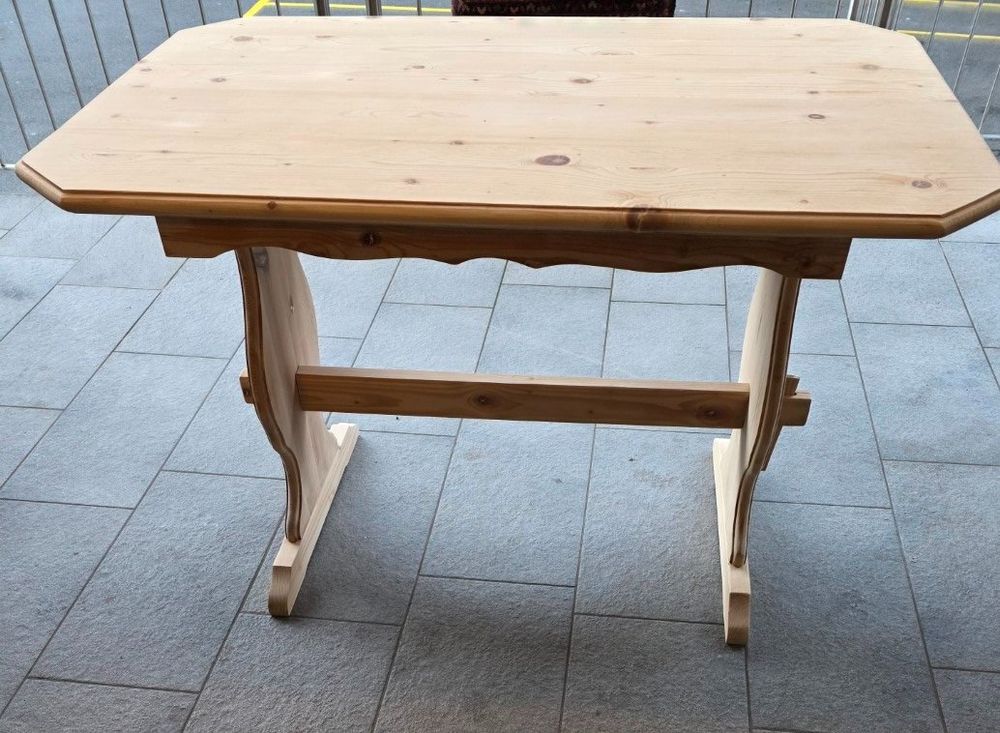 Massivholz Tisch aus Fichte/Tanne – frisch hergerichtet (Gebraucht) in ...