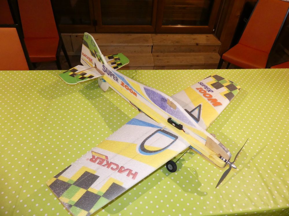 Hacker Super Zoom | Kaufen auf Ricardo