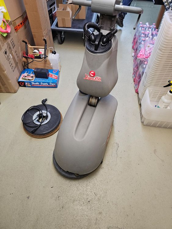 Scheuer saugmaschiene vispa 35B (Gebraucht) in Rüti ZH für CHF 282 ...