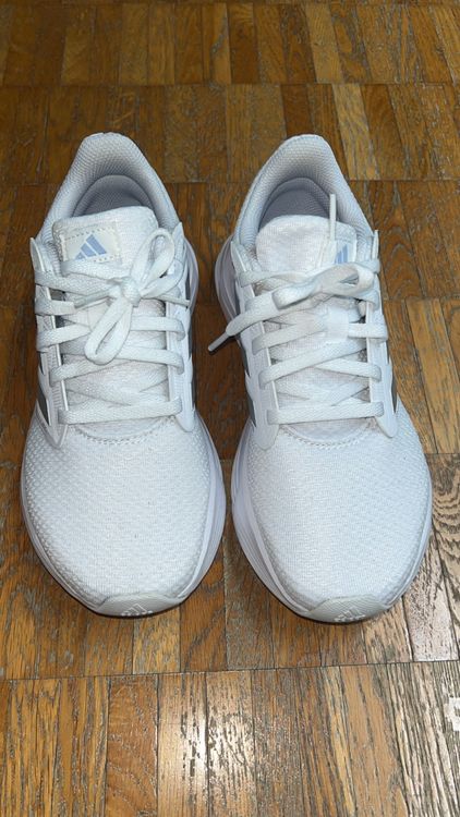 Adidas Snickers (Gebraucht) in Oetwil a.d. Limmat für CHF 15 – mit ...