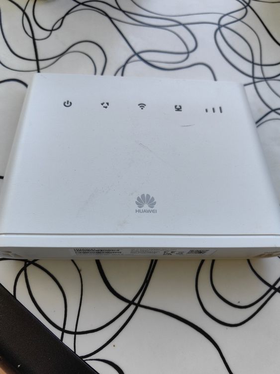 SIM Router-hotspot HUAWEI B311-221 (Gebraucht) in Lyss für CHF 23 – mit ...