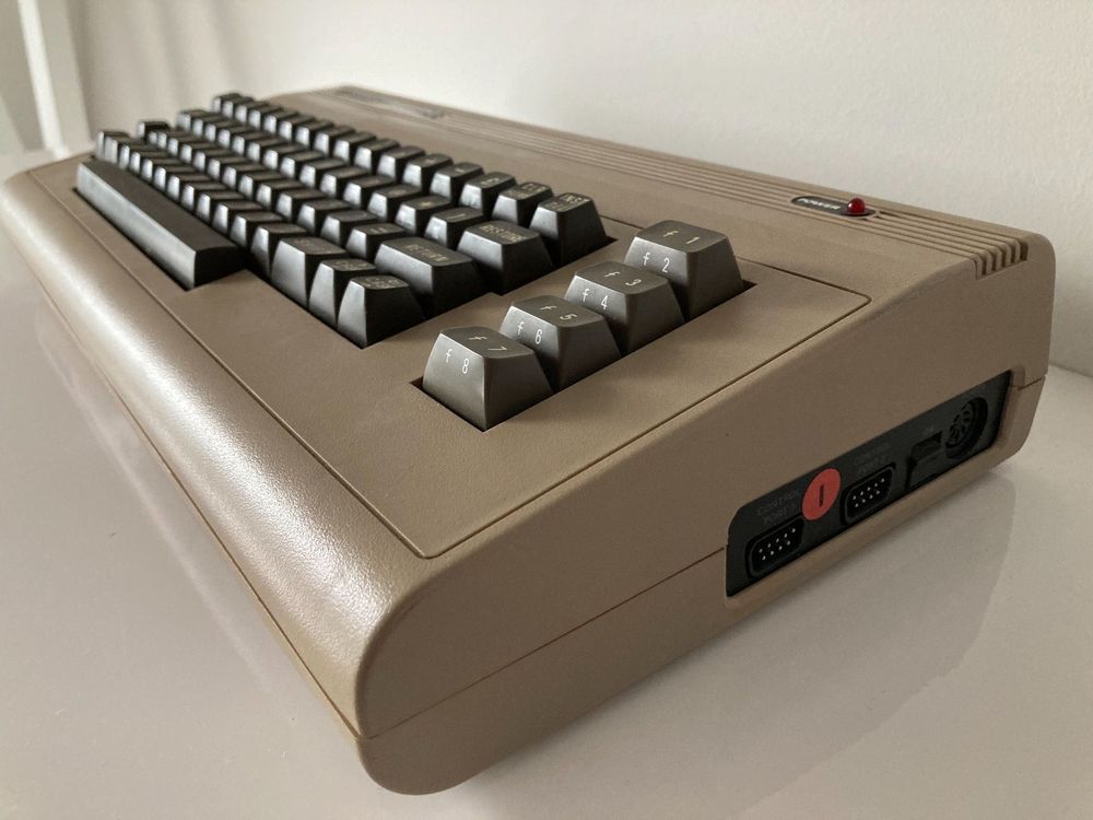 Commodore C64 – der originale Brotkasten (D'occasion) à Zürich pour CHF ...