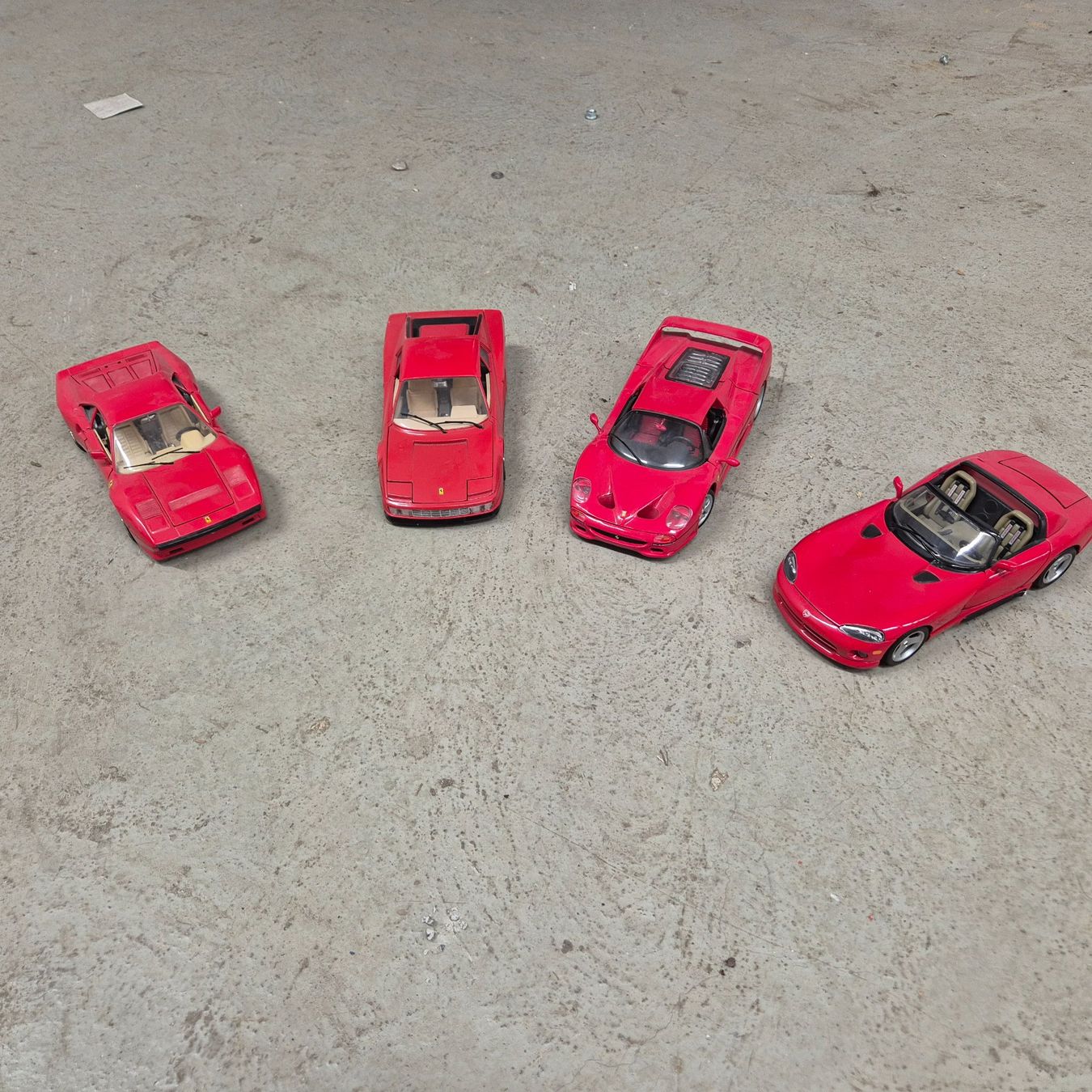 4 Modellautos: Ferrari, Dodge Viper - Sammlerstücke 🔥 (Gebraucht) in ...