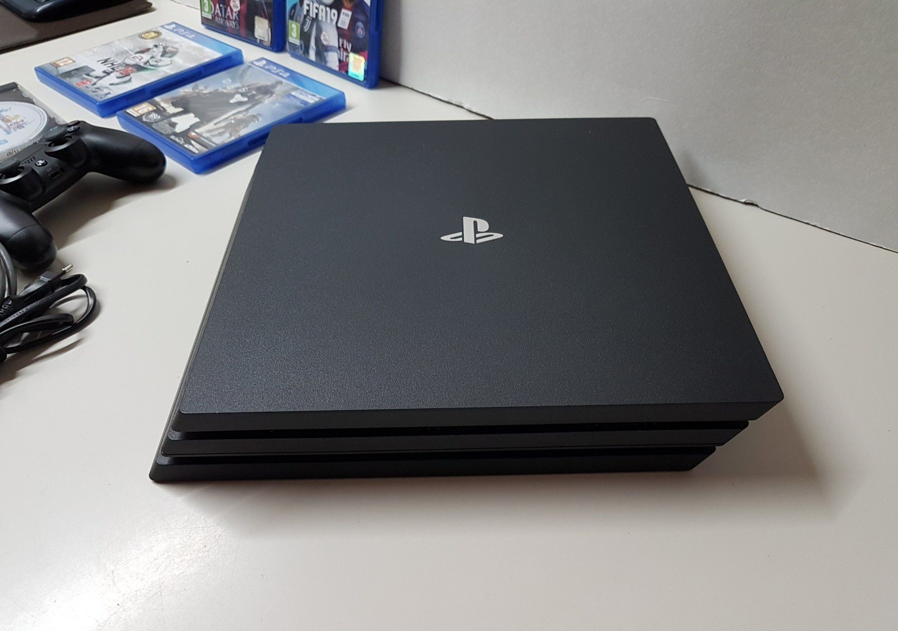 Sony Playstation 4 Pro Konsole 1 TB mit Zubehör (Gebraucht) in ...