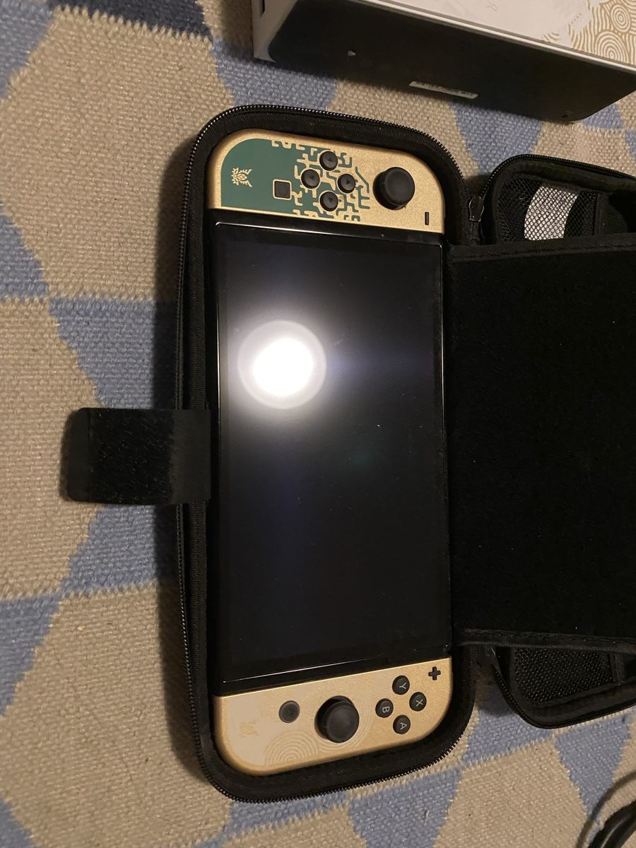 Nintendo Switch OLED - Zelda Version - Viel Zubehör (Neu (gemäss ...