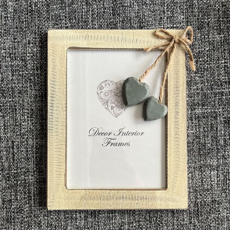 Fotorahmen mit Holz Herzen 13x18 cream (Neu und originalverpackt) in Schwyz für CHF 4 – mit ...