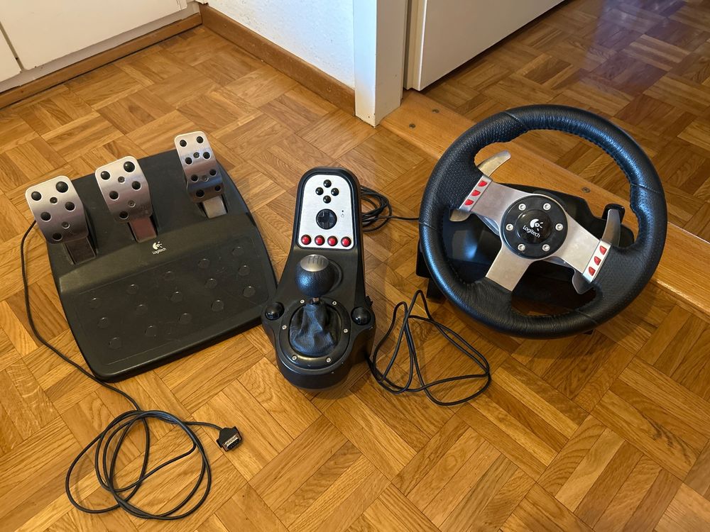 Logitech G27 Racing Wheel + Wheel Stand Pro | Kaufen auf Ricardo