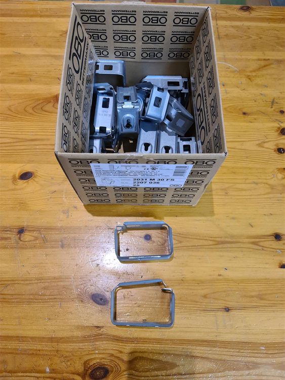 15x OBO Grip Sammelhalterungen 30xNYM (Neu (gemäss Beschreibung)) in ...