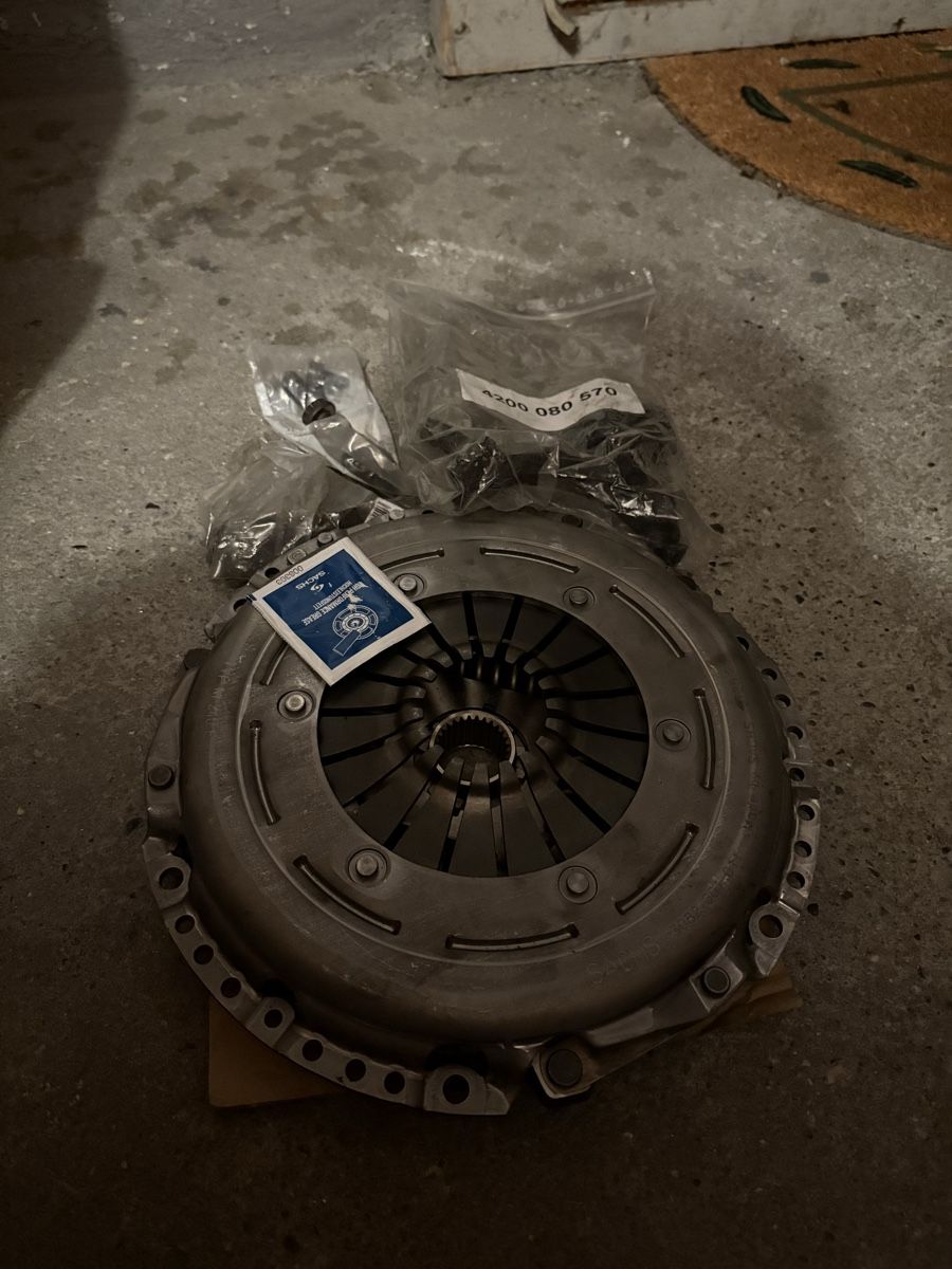 Komplett Kupplung Audi a4 b8 2.0 tdi SCHALTER !! (Neu (gemäss ...